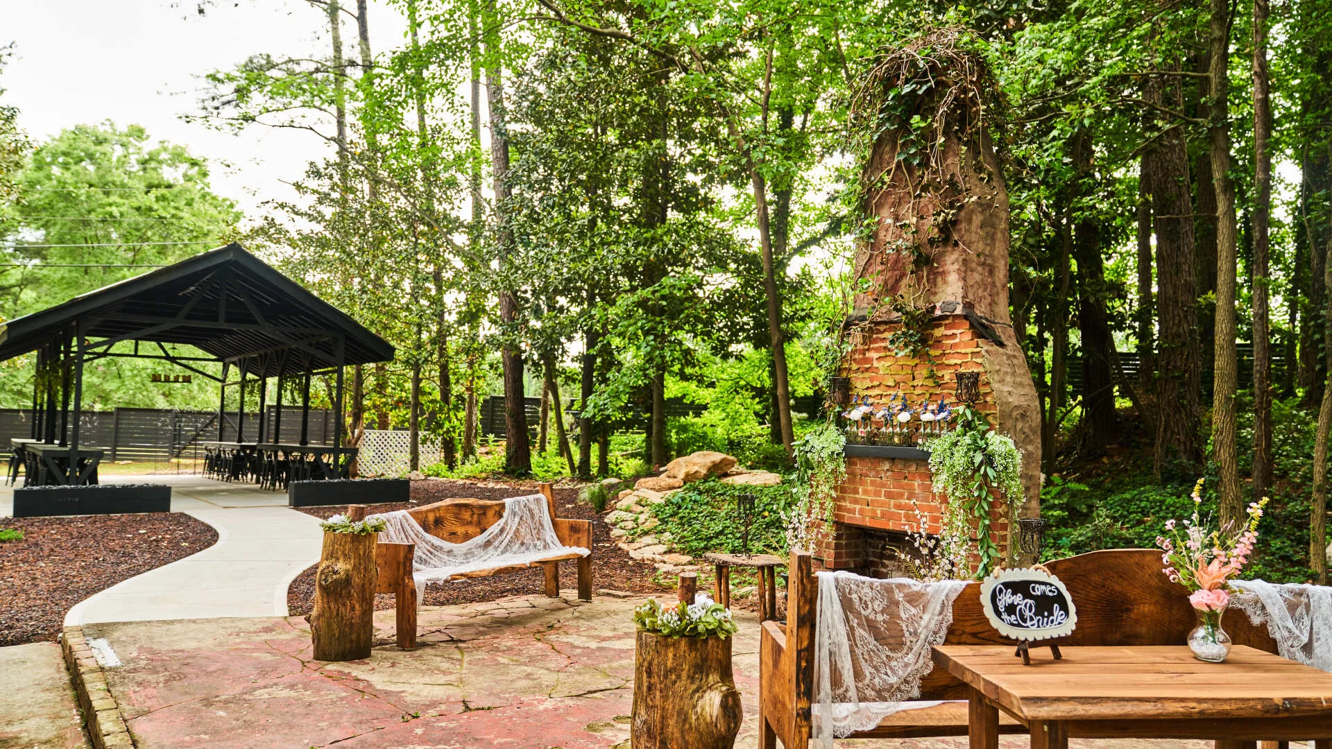 Fireplace Pavilion - Pristine Chapel Lakeside